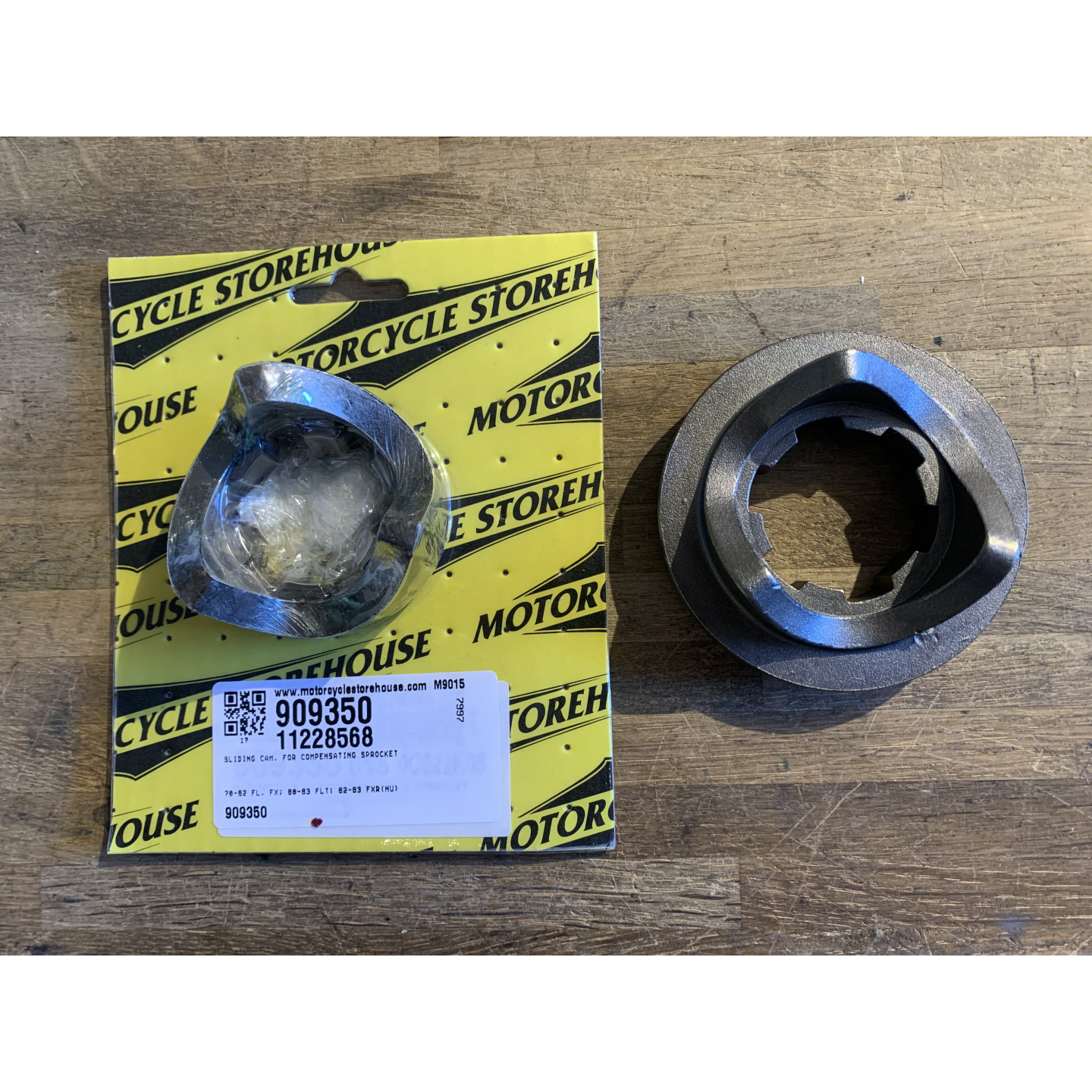 SLIDING CAM, FOR COMPENSATING SPROCKET